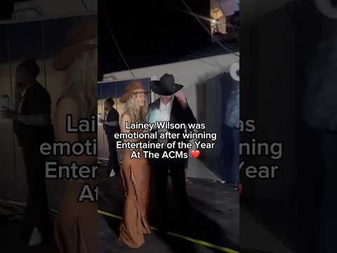 LAINEY WILSON WAS EMOTIONAL AFTER WINNING ENTERTAINER OF THE YEAR AT THE ACMS ❤️