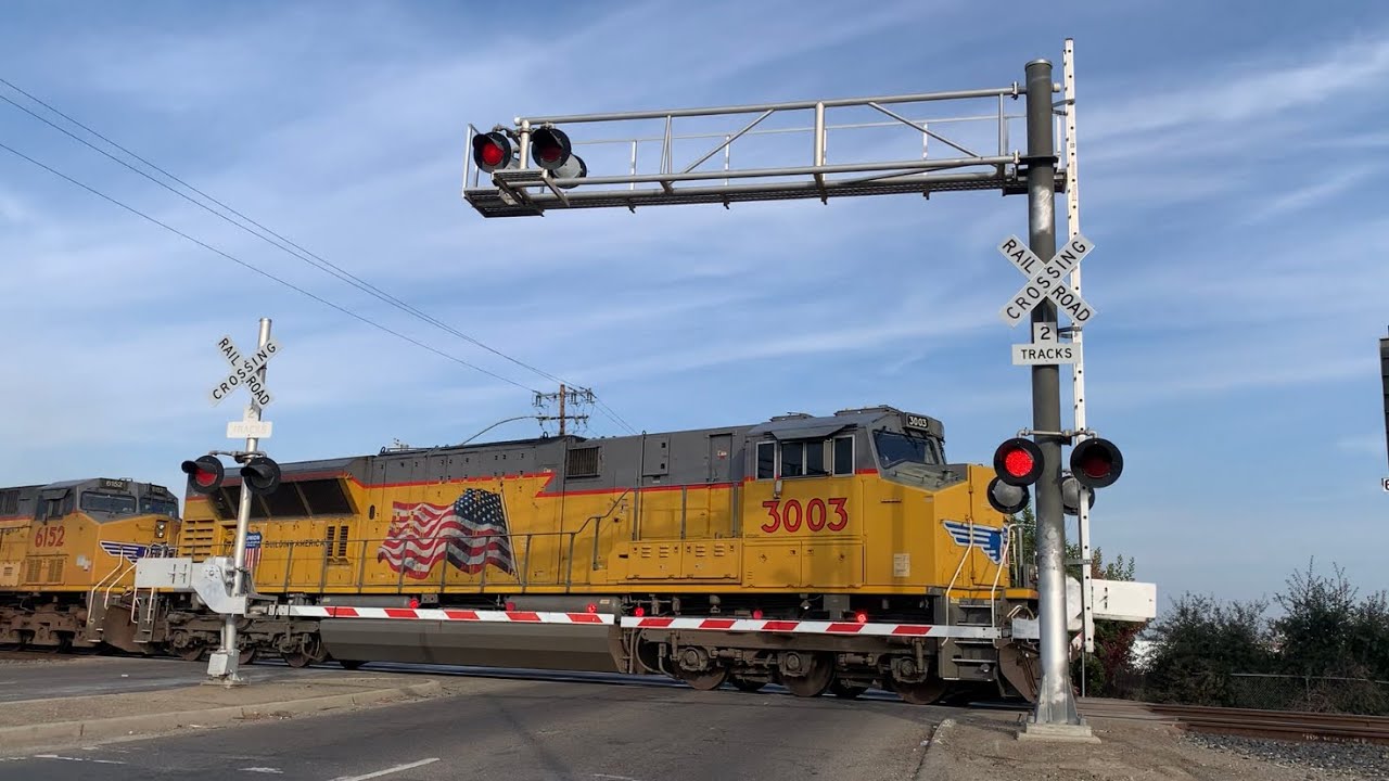 UP 3003 Manifest Freight Train South - E. Alpine Avenue Railroad Crossing, Stockton CA