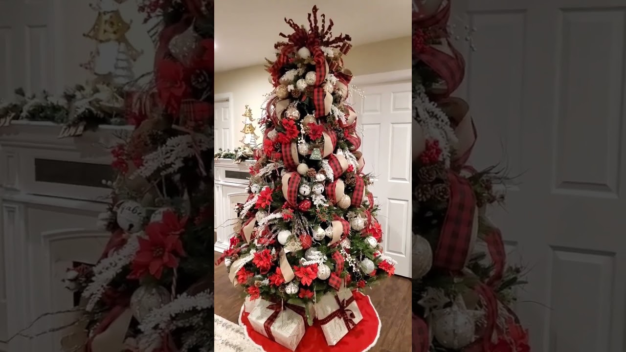 Buffalo Plaid Theme Christmas Tree