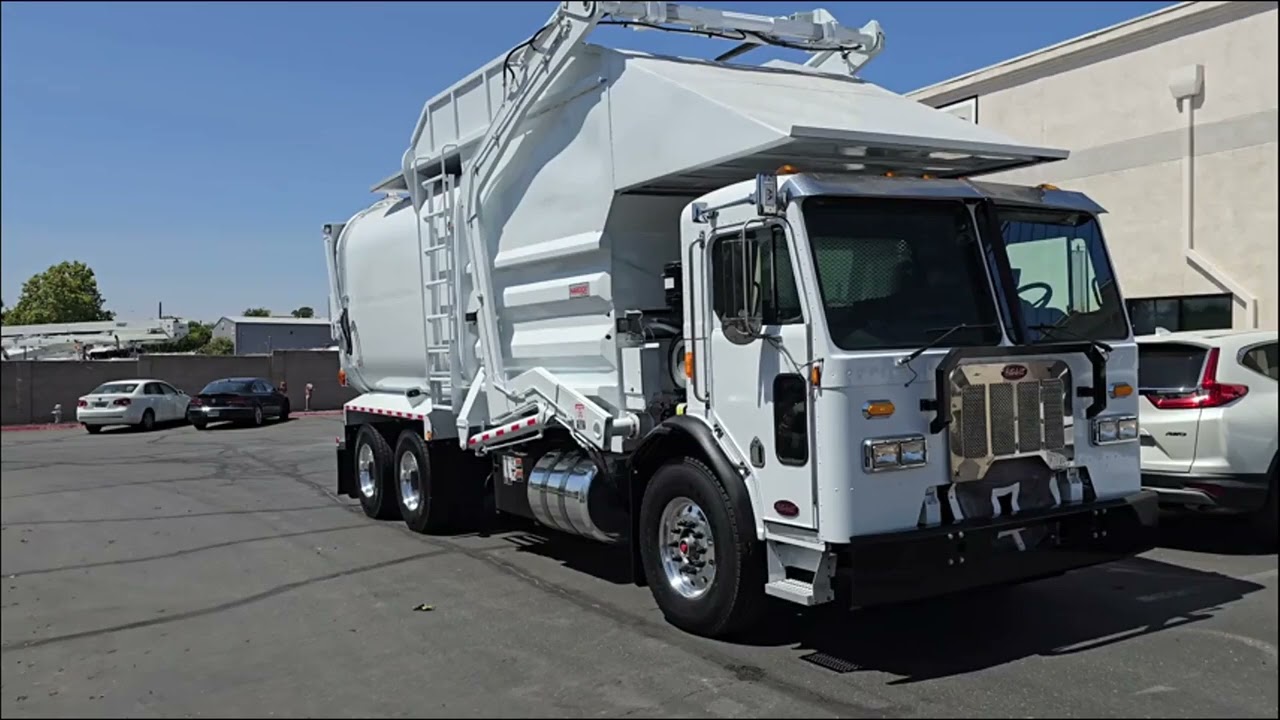 2013 PETERBILT 320 For Sale