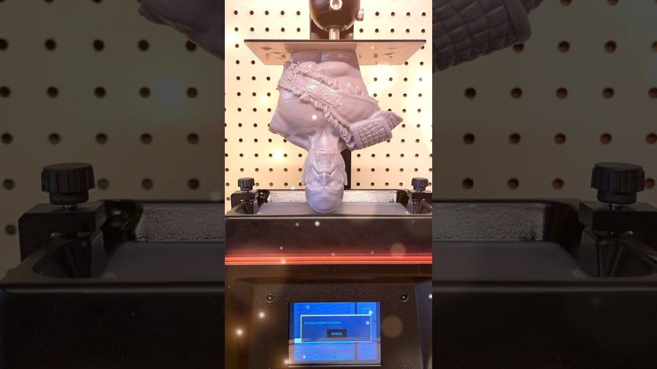 Kratos 3D Resin Print Timelapse #3dprinting #resin #timelapse #3dprint #godofwar #ps5 #PS4