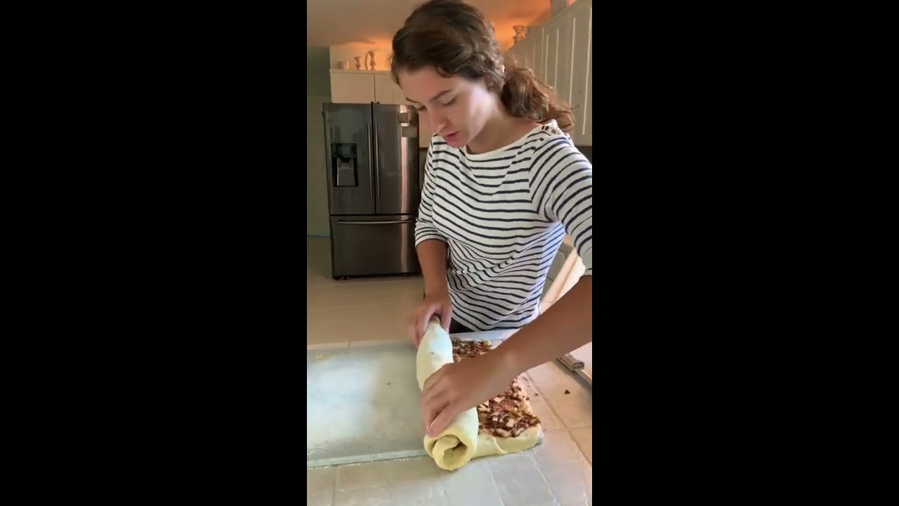 Bread Machine Apple Cinnamon Rolls