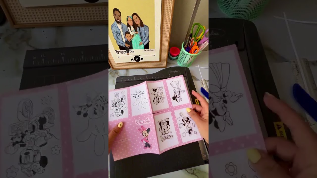 Mini libro para colorear #minnie #libros #souvenir #colorear #manualidades #facil #minniemouse