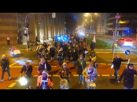 Letzter Mittwochsumzug vor der Großdemo am 18.02 - München steht auf - Marienplatz 15.02.23