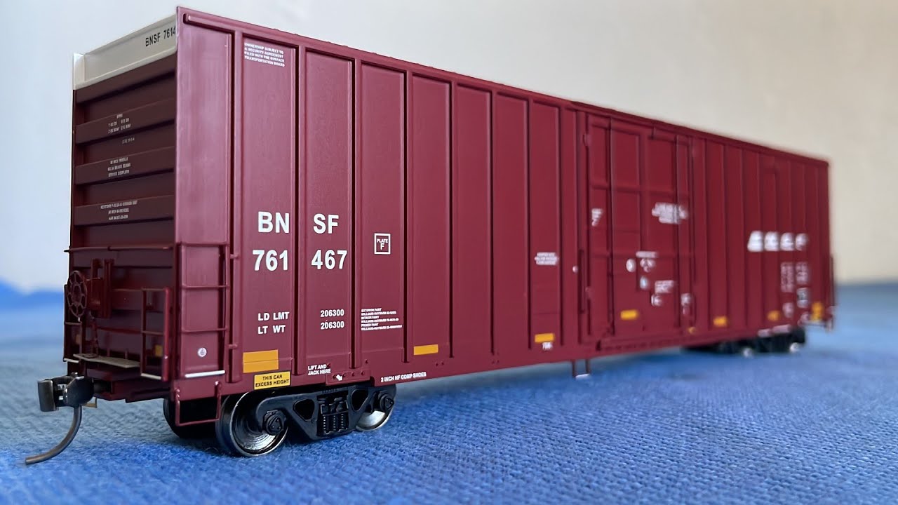 BNSF 60' Gunderson Box Car (Atlas) Review