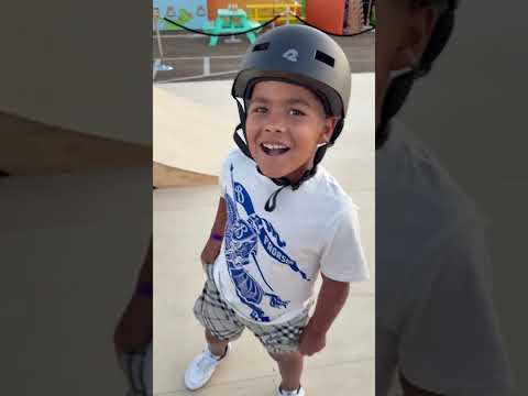 Professional skateboarder teaches zakyius how to skate #shorts