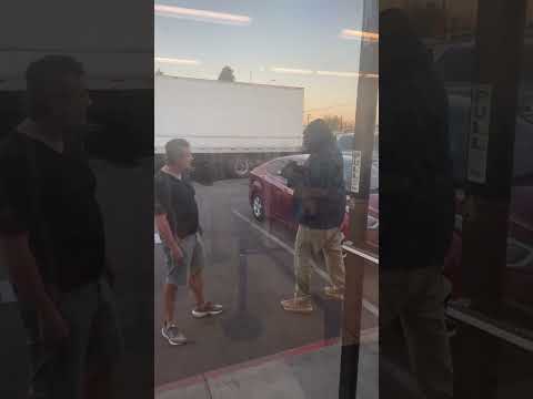 6’4 280lbs Vs 5’8 165lbs