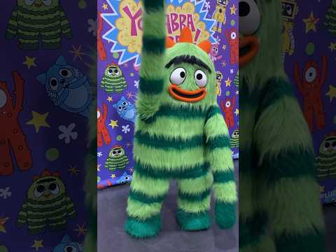 Brobee dances to the music #yogabbagabba
