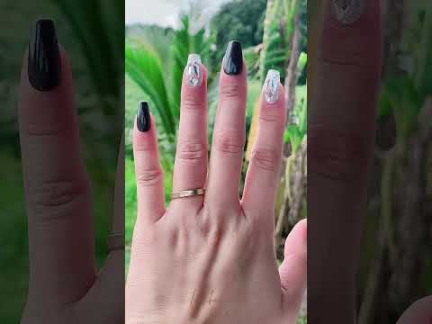 Available on my tiktok shop! @lechicnailsbyherica #reusablepressonnails