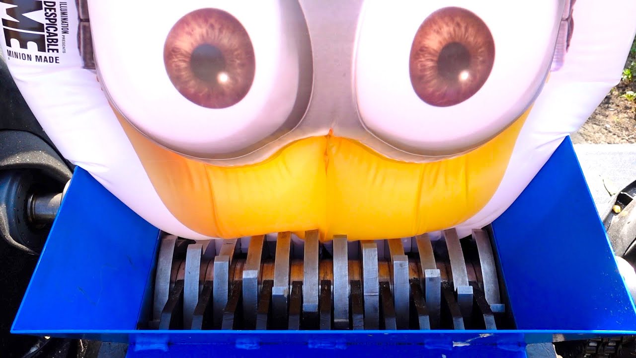 SHREDDER VS GIANT MINION INFLATABLE
