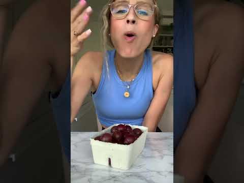 Gooseberries #eatingsounds #gooseberries #stachelbeere #eatseasonal #asmrsounds
