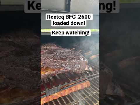 Recteq BFG-2500 smoker capacity