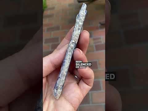 Healing Trauma: Blue Kyanite #crystalhealing #gaslighting #intuition #selfexpression