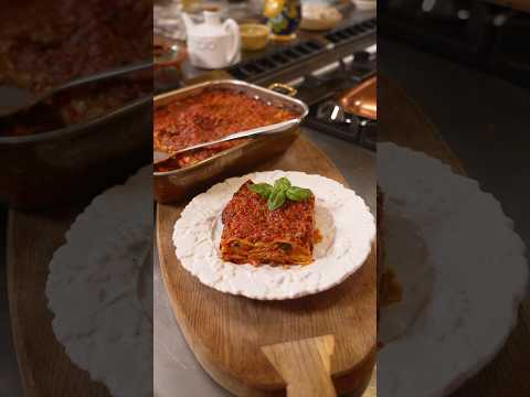 The Classic Lasagna #cooking #italiancuisine #recipe #italianfood #food #thepastaqueen