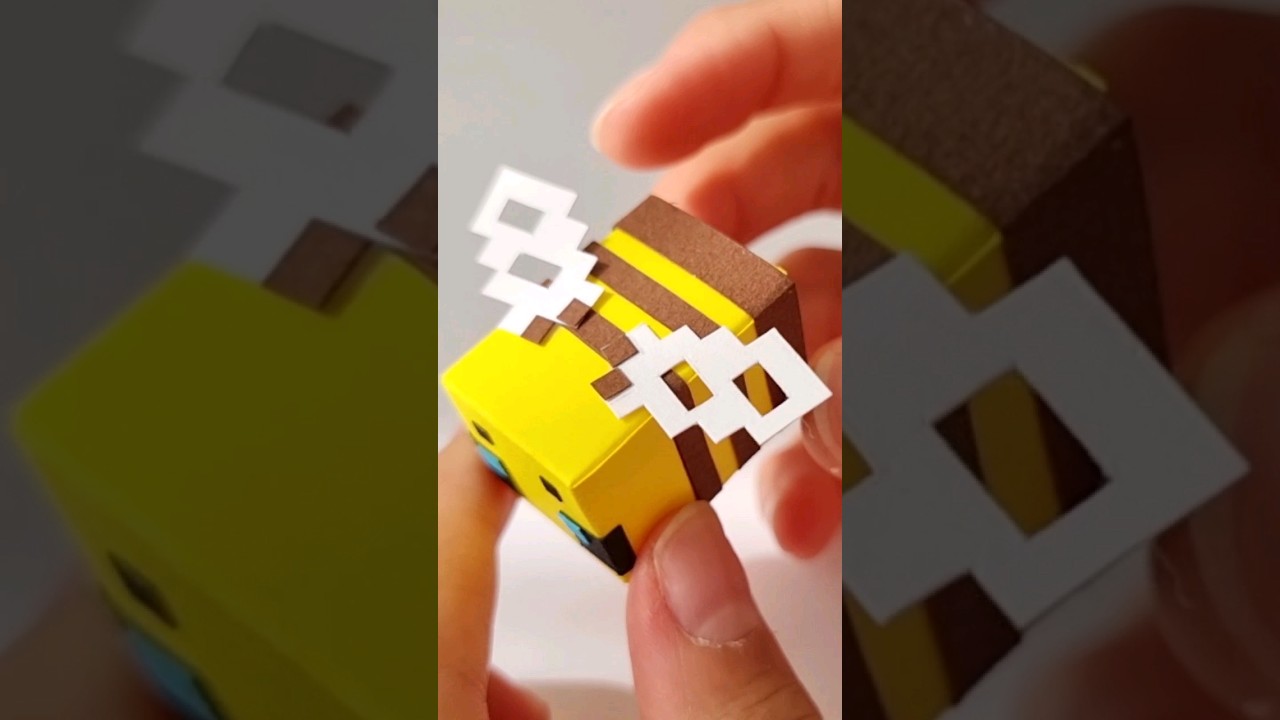 How to make a Minecraft Bee! Watch the full tutorial on my channel #shrots #minecraft #papercraft