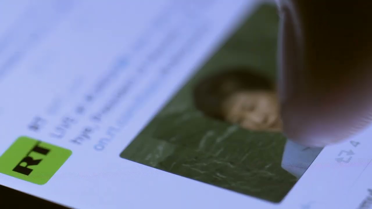 Twitter scroll free stock footage