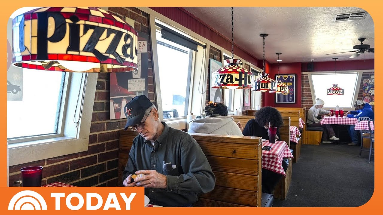 Restaurant Chains Go Retro as Customers Crave Nostalgia