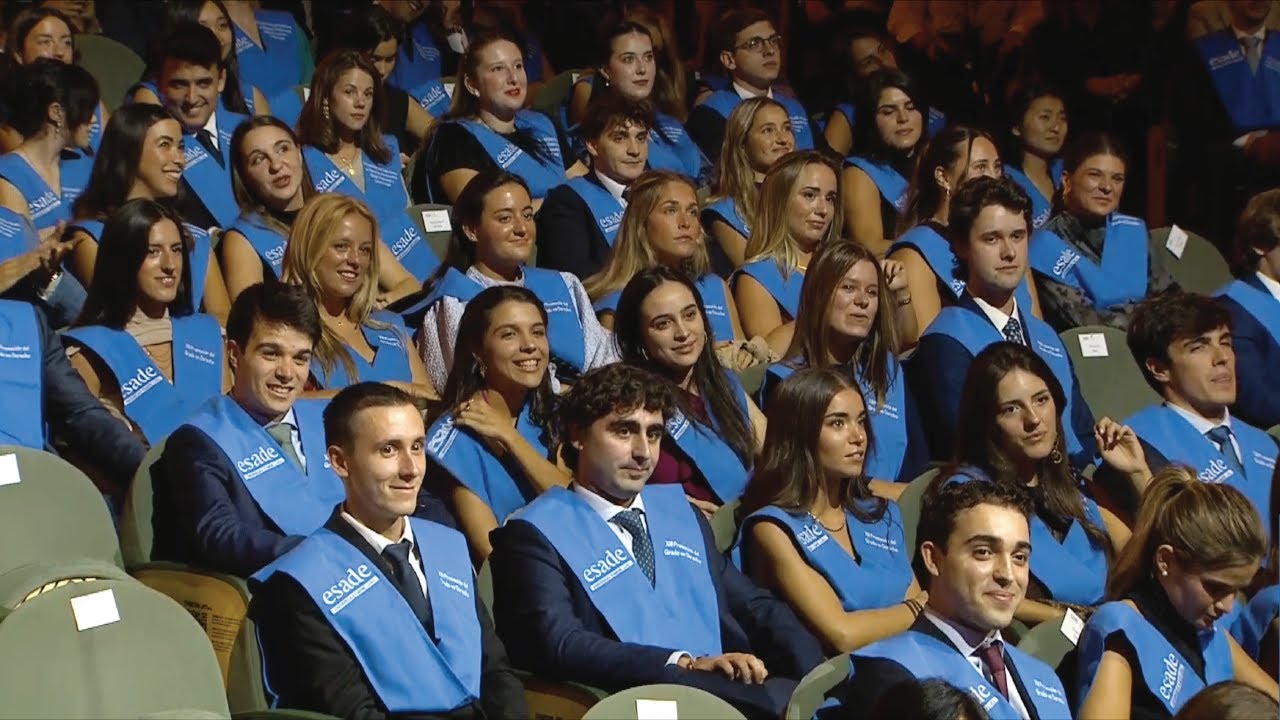 Ceremonia de Graduación de Grados en Derecho | Promoción 2023 – 2024