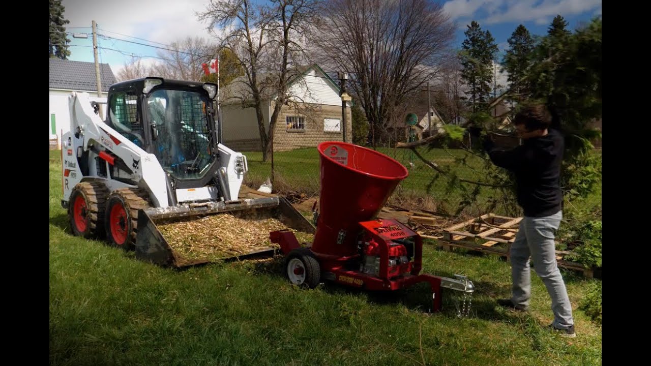 Split-fire 4090 WoodChipper - Chipping Cedar!!