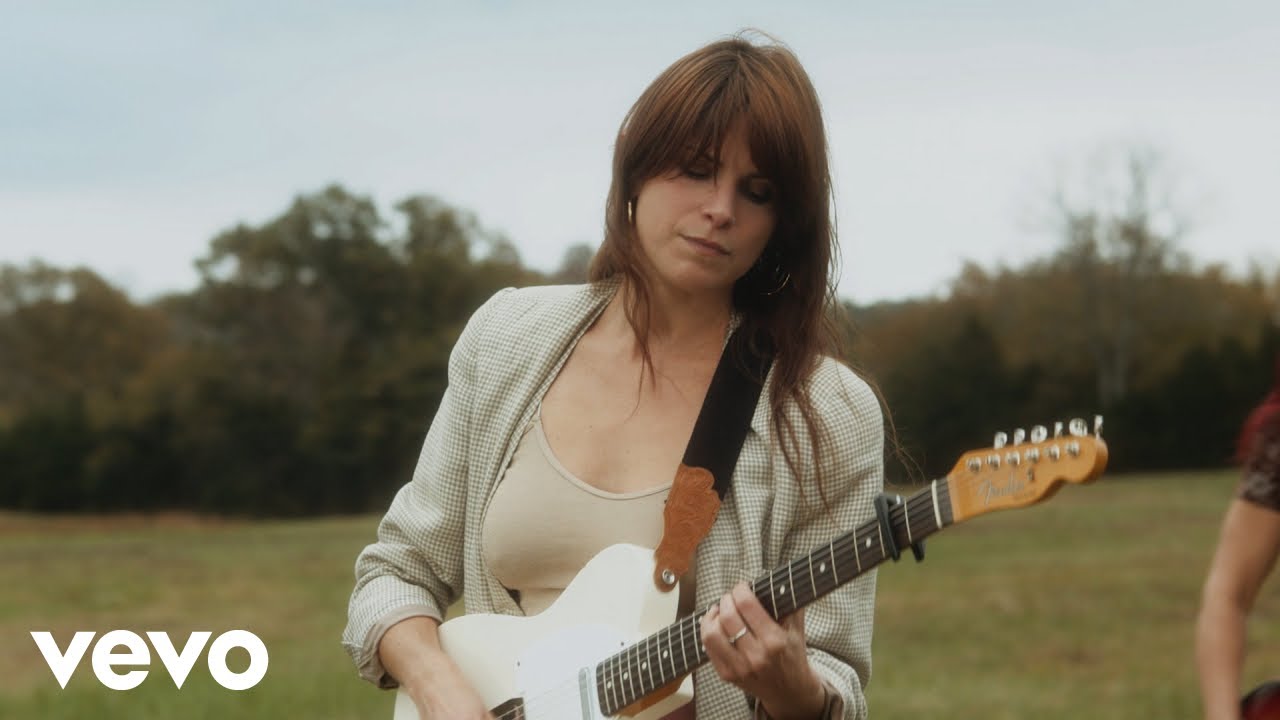 Lydia Luce - Never Been Good (Official Video)