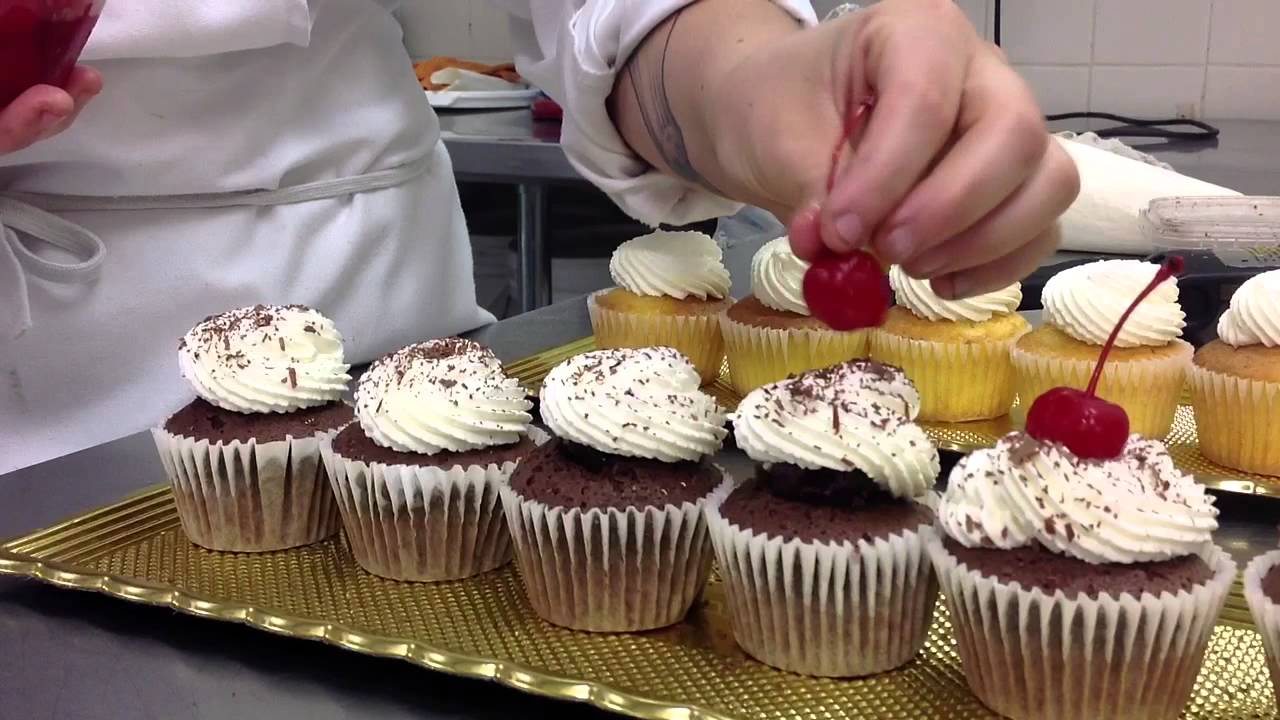 Behind the Scenes : Obsession Bakery