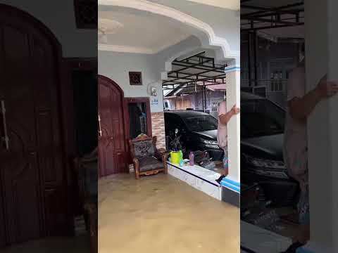 Severe flooding in Loa Janan, Kutai Kartanegara in #Indonesia 🇮🇩 today....🌊🌊🌊