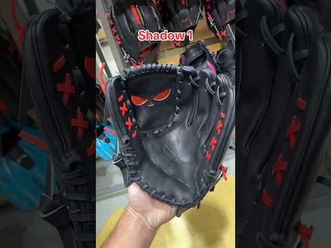 Which glove is the flashiest 🧐👇🏼