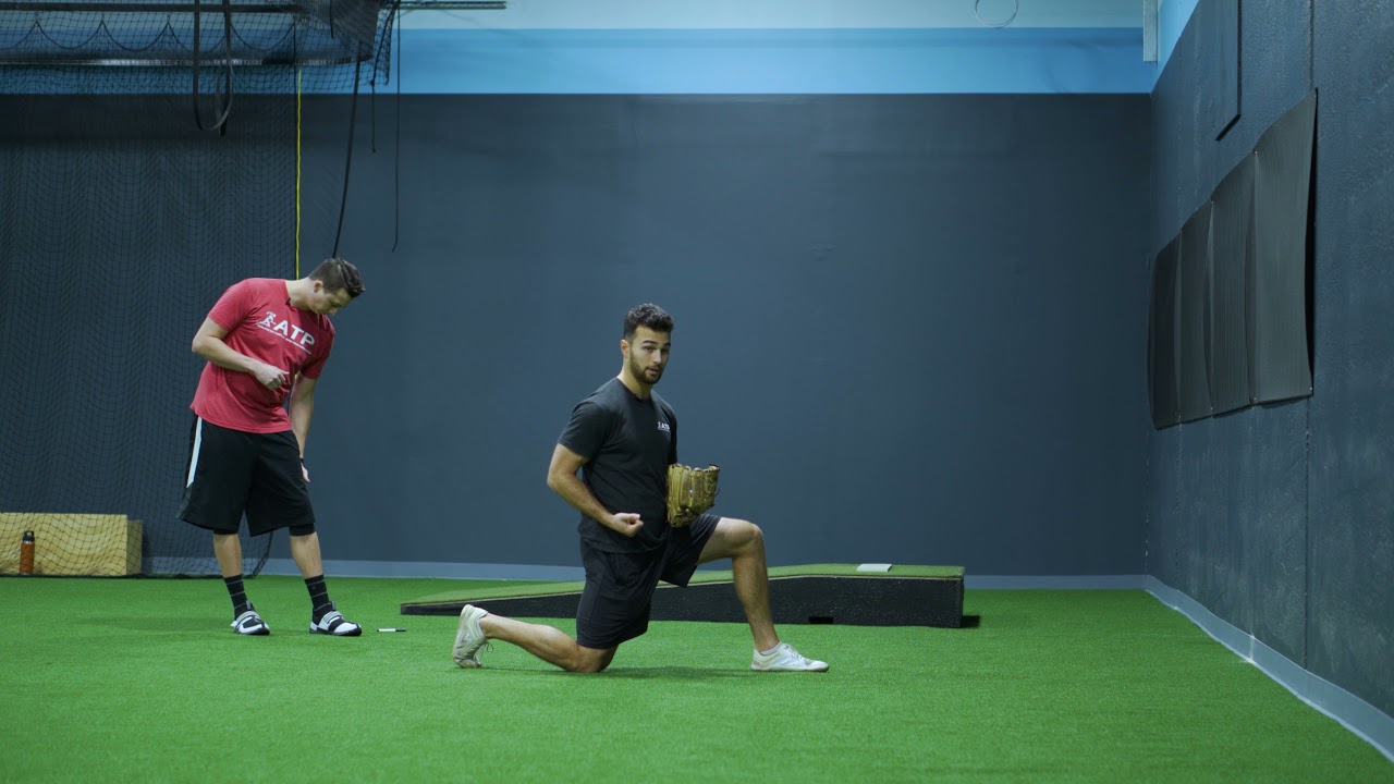 Half Kneeling Throw