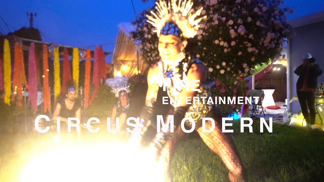 Hire Circus Modern - Stilt Walker in San Francisco, California