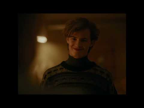 Girl Picture trailer