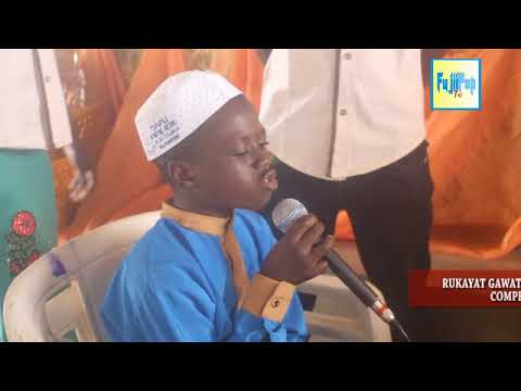 VIDEO: Islamic Singer, Rukayat Gawat pumps millions naira for Isman ...