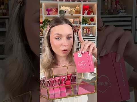 A POP SOCKET LIP HOLDER?!