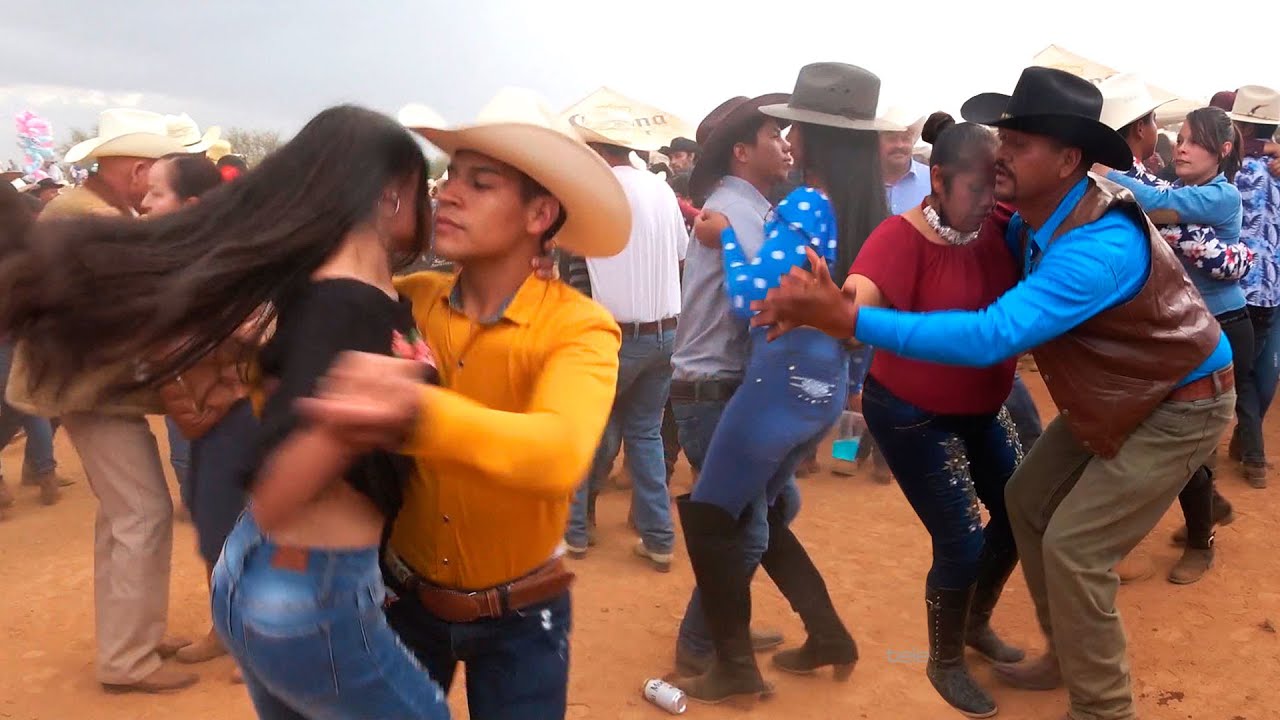 Baile en 6 de Enero Fresnillo - Los Ayudantes de Huacasco