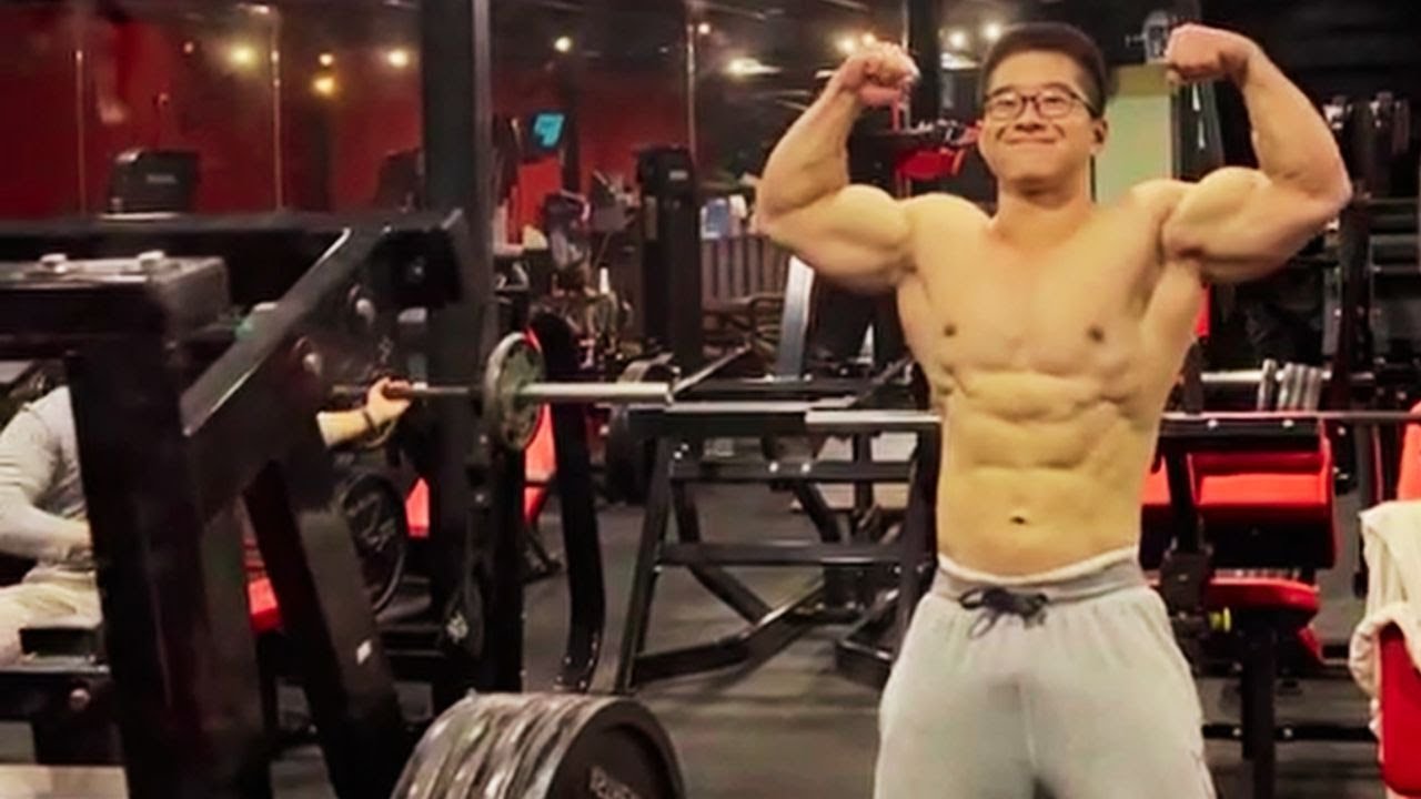 Chinese Bodybuilder Muscle Flexing #170