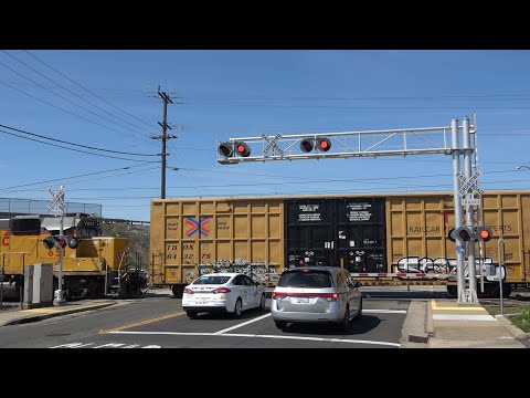 UPY 1004 Florin Flyer Local, SACRT Light Rail - Kilgore Rd. Railroad Crossing Rancho Cordova, CA