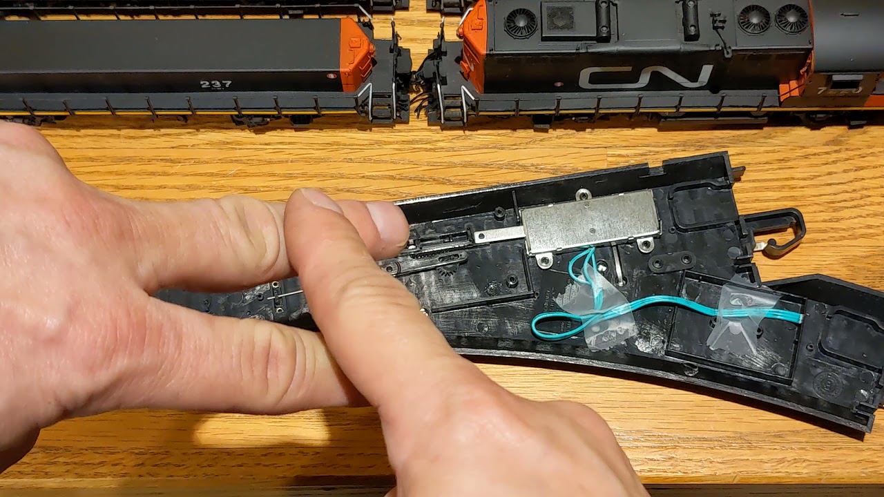 Improving Bachmann E-Z Track switches