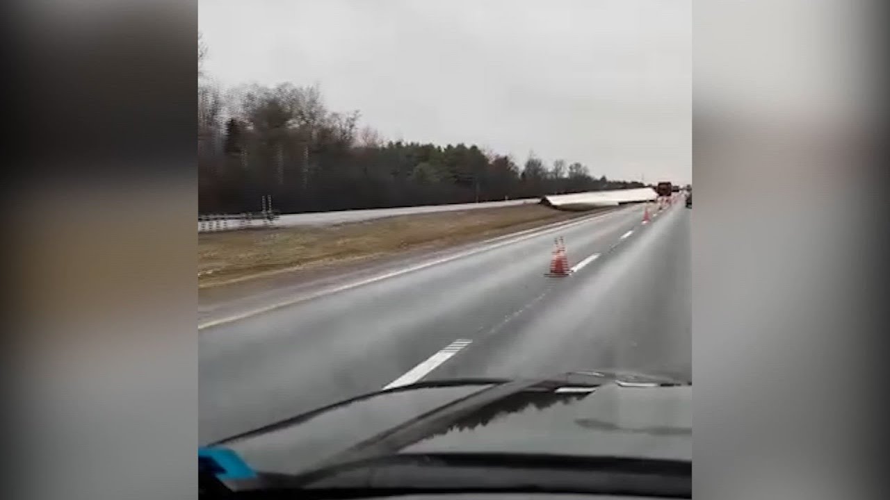 Man killed in crash involving tractor trailer on I95 in Newport, Maine