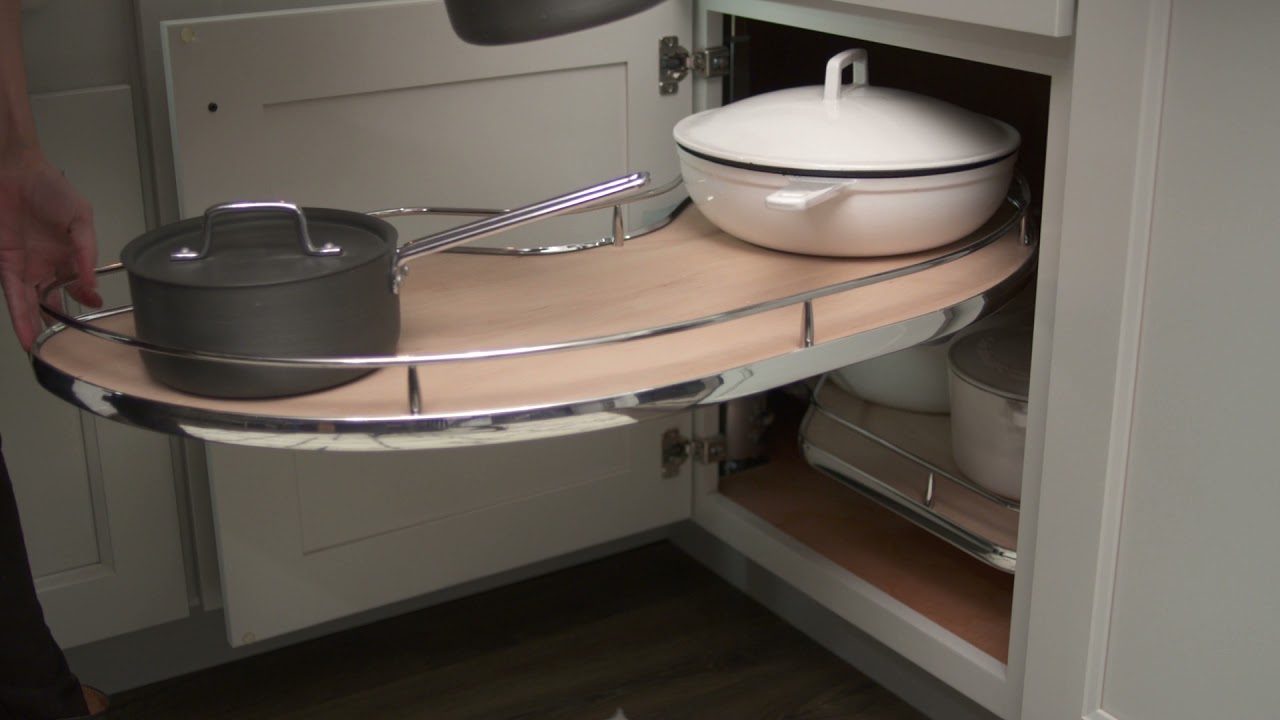 Base Corner with Curved Pull-out