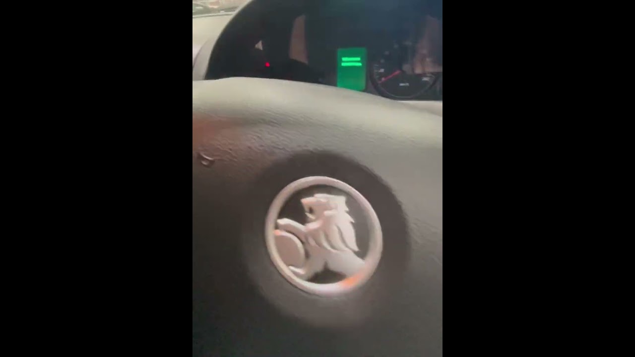 VE Commodore Startup FAIL! (Dead battery) #carfail #carbreakdown #engineproblems