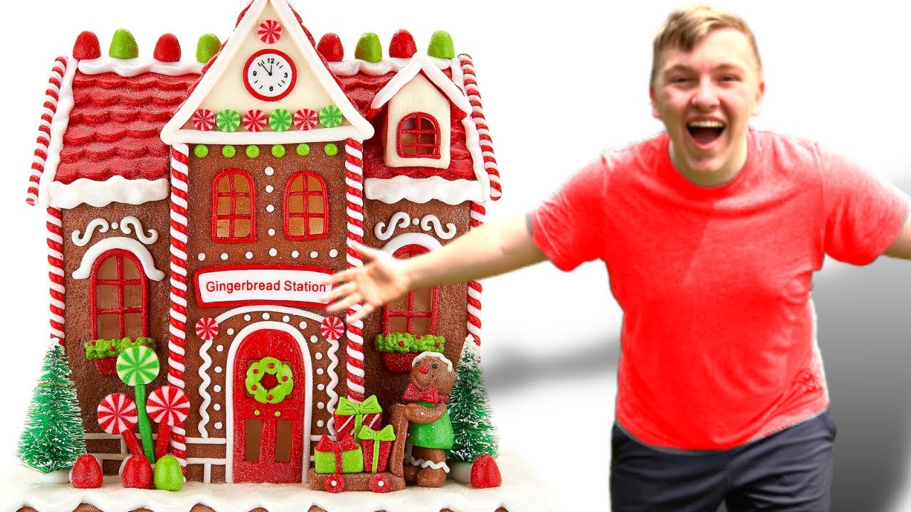 Can You Build The BIGGEST Gingerbread House || Head 2 Head
