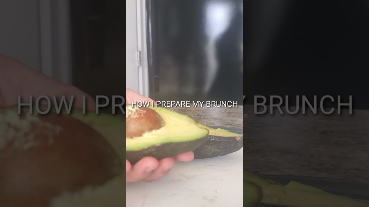 BAKED EGG ON AVOCADO DELISH | #Shorts