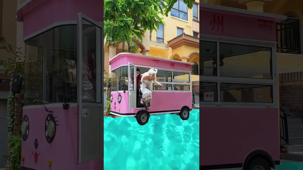 The clown fell into the water#clown #couple #shorts #funny