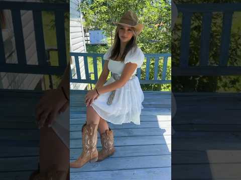 Oh my …. Good lord!!! #music #countrymusic #song #shortsfeed #dance