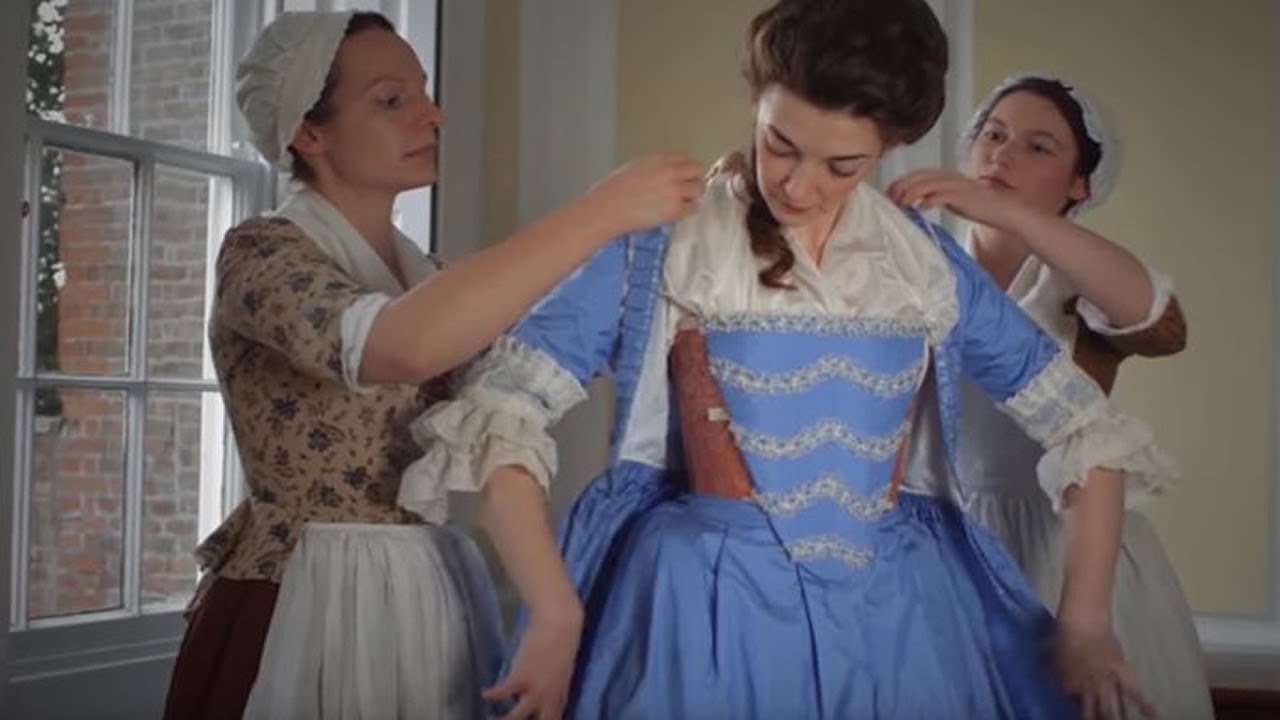 robe,enrobe,attire-verb ASL