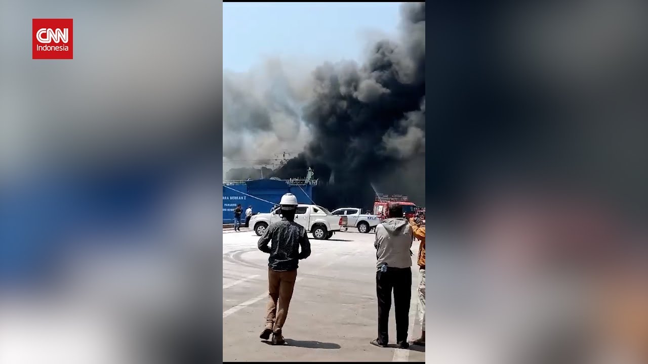 KMP Mutiara Berkah I Terbakar Di Dermaga Cilegon