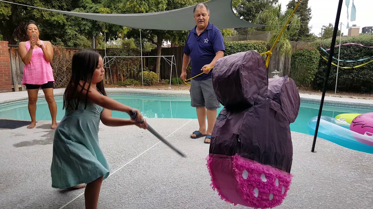 Arianas 3rd birthday...pinata!!