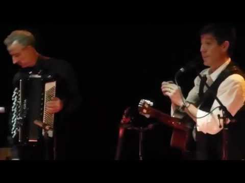ERWENS : "Rue du Moulin d'Etienne" (Vaison-la-Romaine, Rencontres Brassens, 2015)