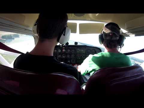 Landing a Cessna 172 at London Int'l Airport (YXU)