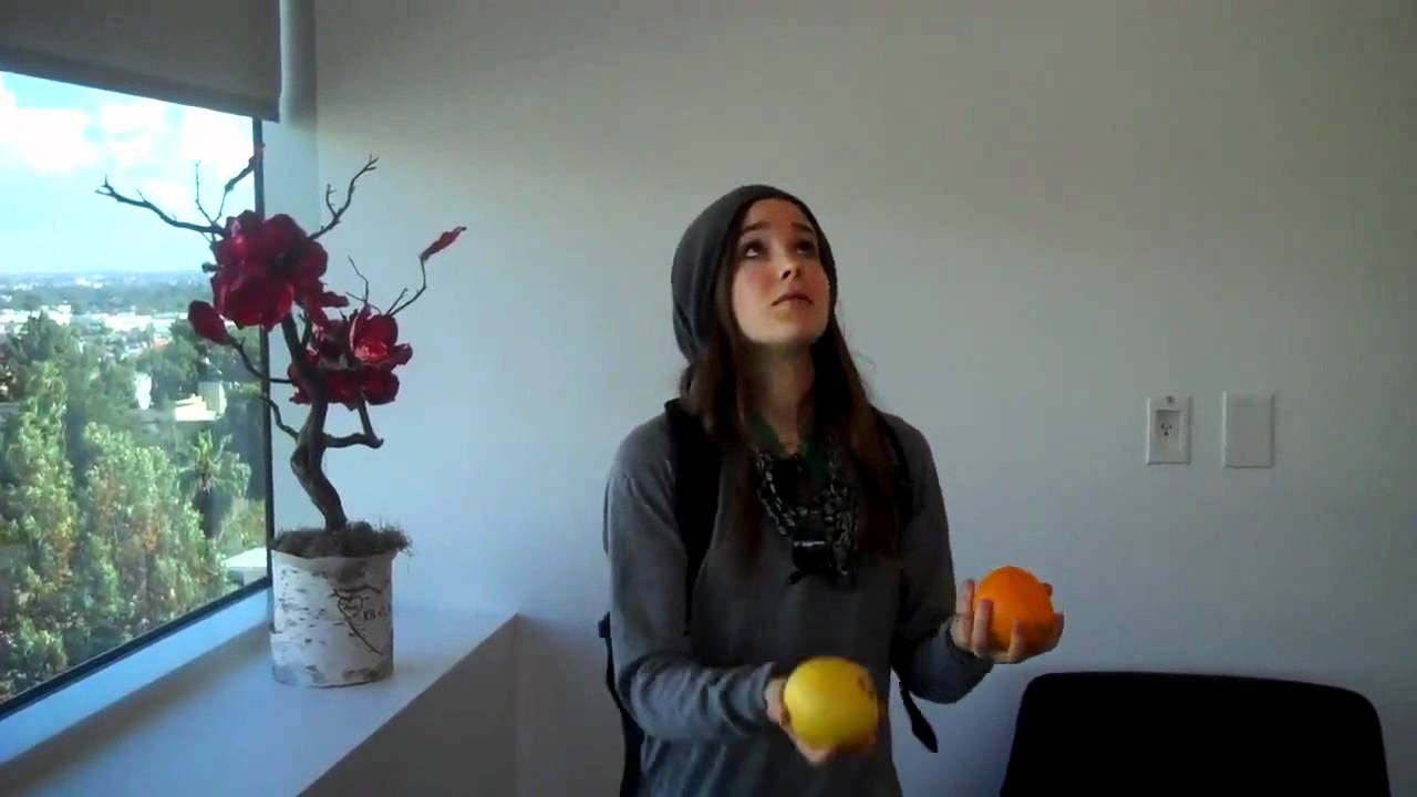 [HD]Ellen Page Juggling.avi