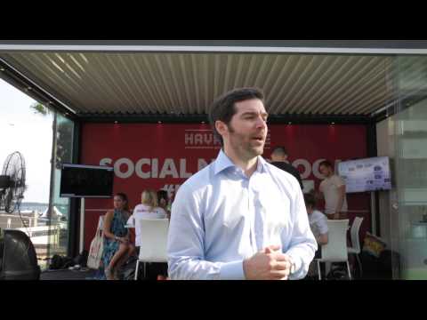 Jeff Weiner, LinkedIn CEO at the #HavasCafe Social Newsroom